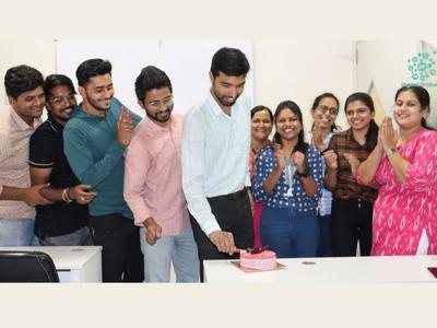 About Us - Why Digital Marketing Courses With Us? - Digital Trainee